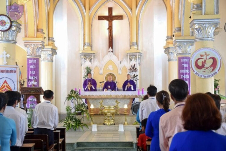 Da Nang Cathedral- The Pink Church Da Nang - Culture Pham Travel
