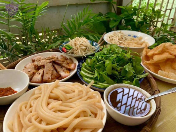 Cao Lau Noodles - Best Cao Lau Hoi An Restaurants - Culture Pham Travel