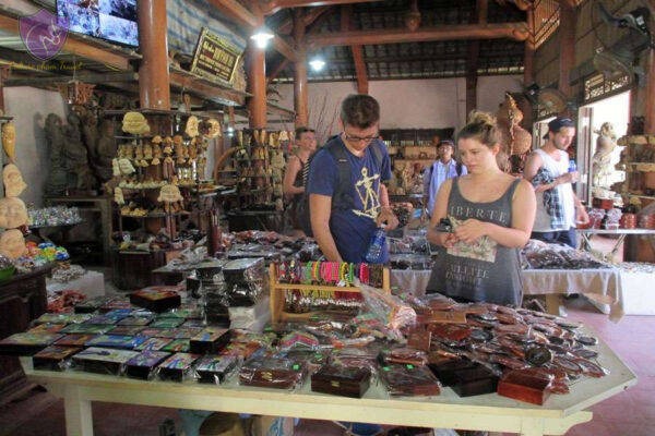 Kim Bong Carpentry Village - Culture Pham Travel